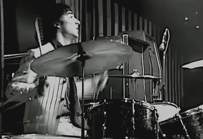 A Look Back At THE WHO Drummer KEITH MOON – “The Fatal Decision That ...